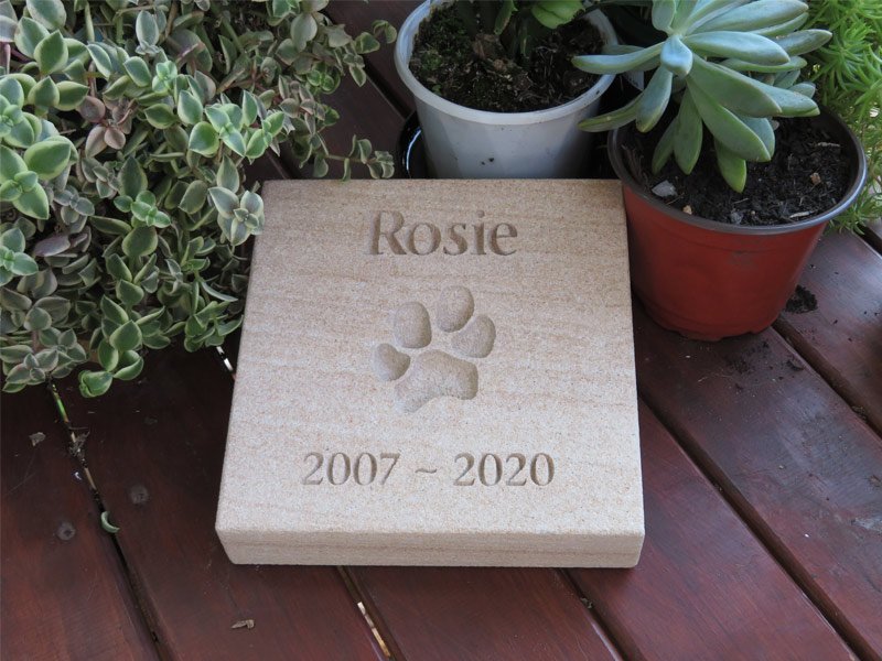 Pet Dog Memorial Plaque in Sandstone Paw Print – Bells Dogworld