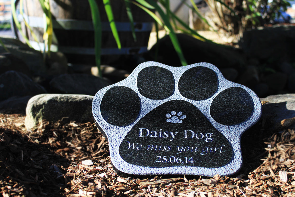 Pet Dog Memorial Plaque in Granite Paw Print Shaped – Bells Dogworld
